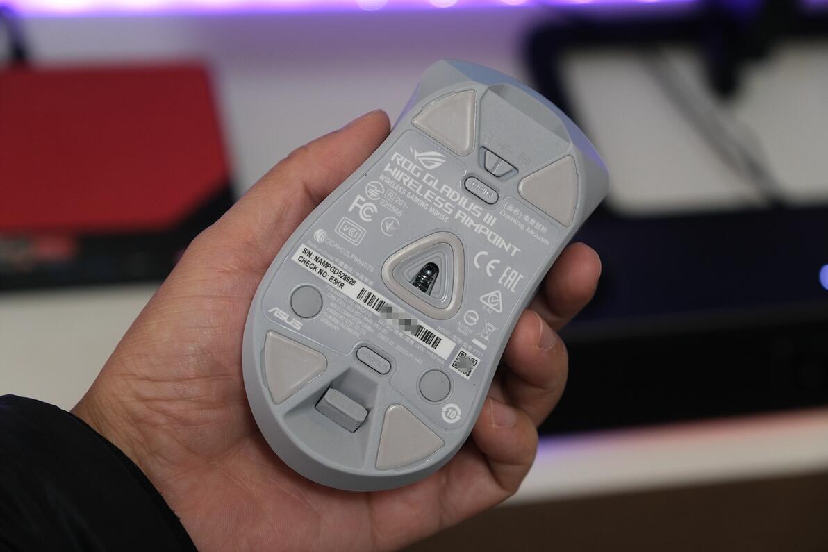 36K旗舰传感器加持，ROG战刃3无线AimPoint36k电竞鼠标评测 - 哔哩哔哩