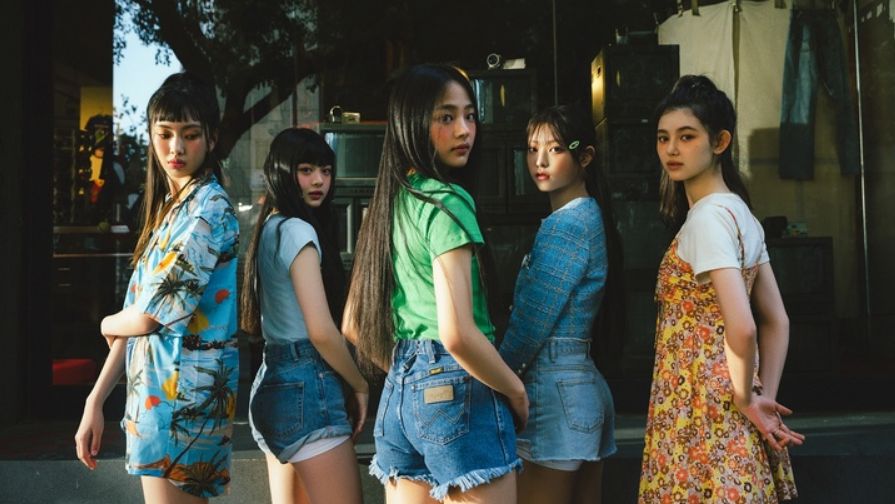 【Newjeans】出道专辑《New Jeans》销量累计破百万...道6个月以来的最高纪录！ - 哔哩哔哩