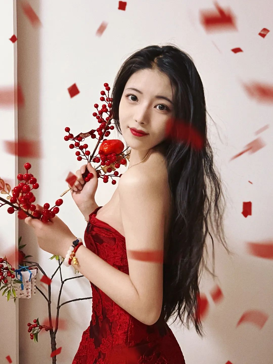 QS80硕，任职科研事业单位，京户，校队女足，曾创办摄影工作室的小姐姐想脱单 - 哔哩哔哩