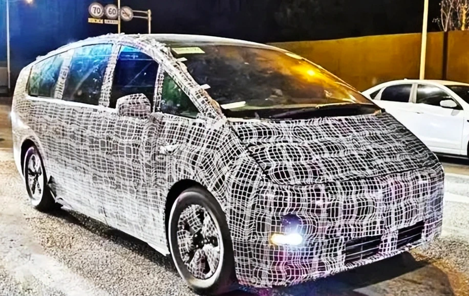 理想MPV曝光，车长超过5米3，就是这么大！ - 哔哩哔哩