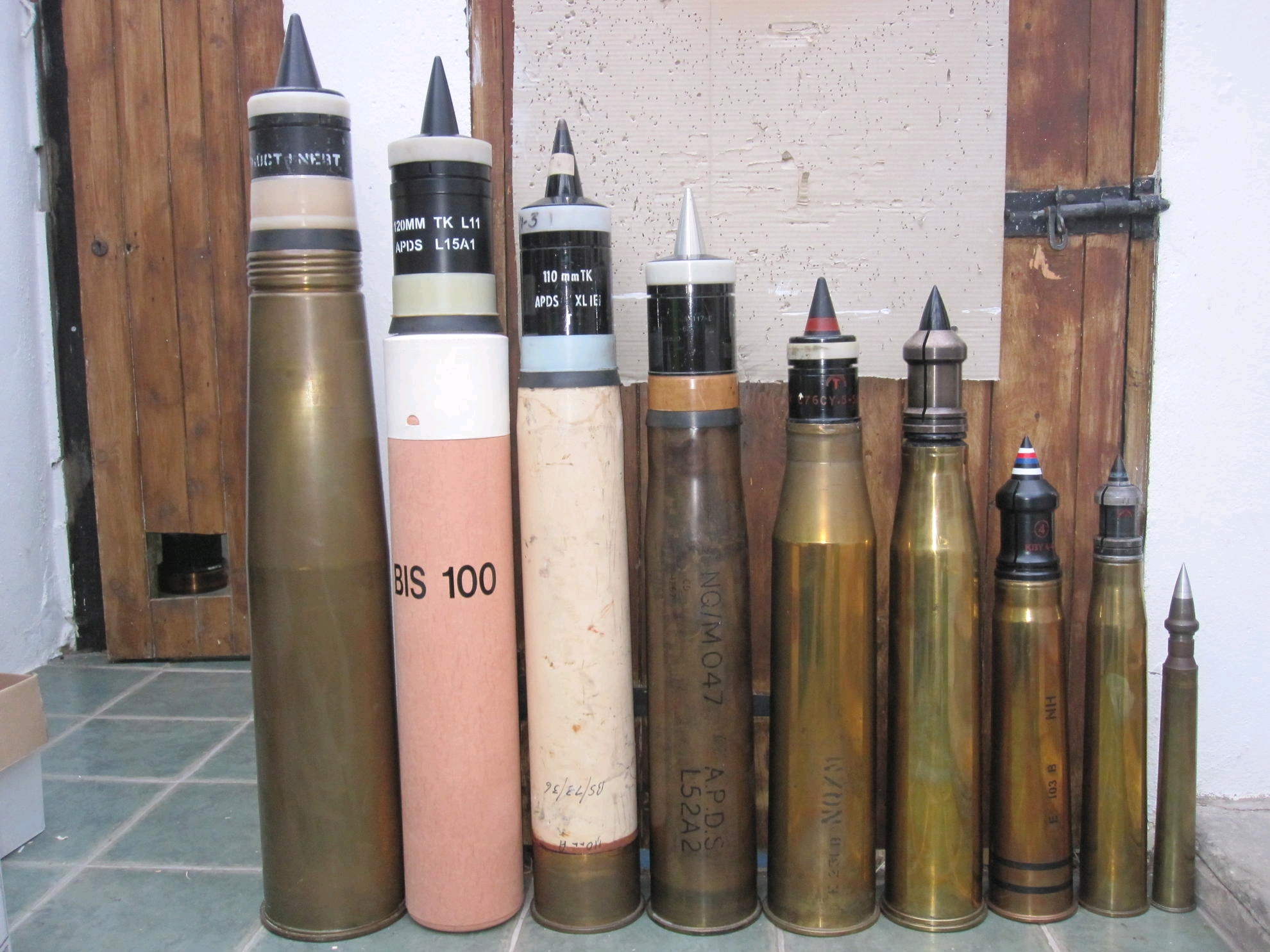 遍布世界万金油，英伦锋刃执谁手一一105毫米L7系列穿甲弹发展（M68篇） - 哔哩哔哩