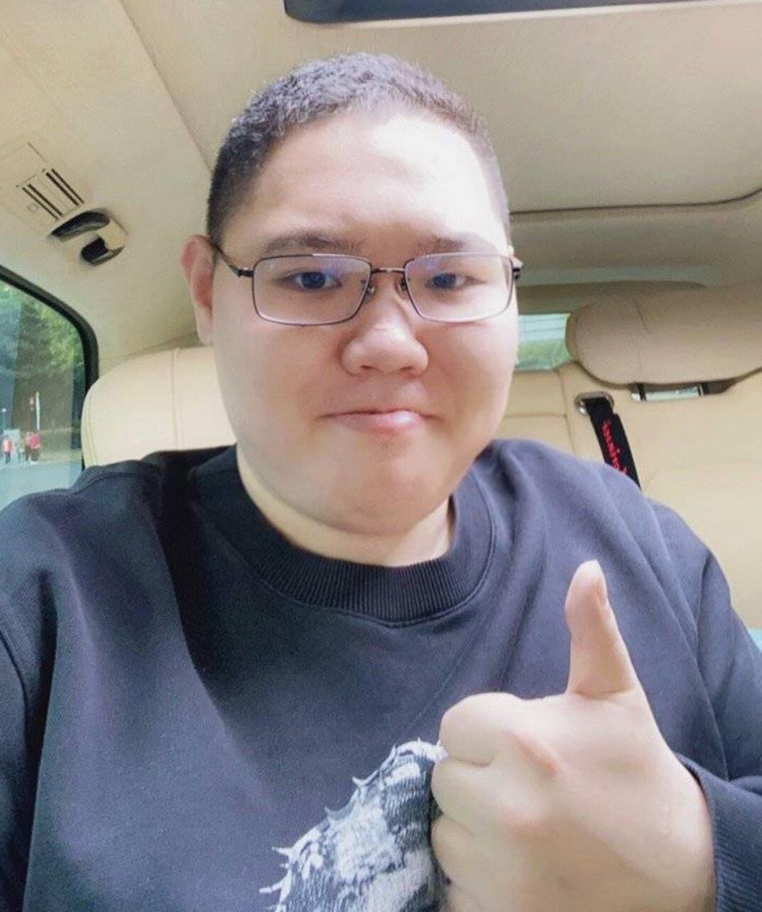 PDD圆梦eStar官宣入驻LPL，网友：不欢迎虽然喜欢猪猪！ - 哔哩哔哩