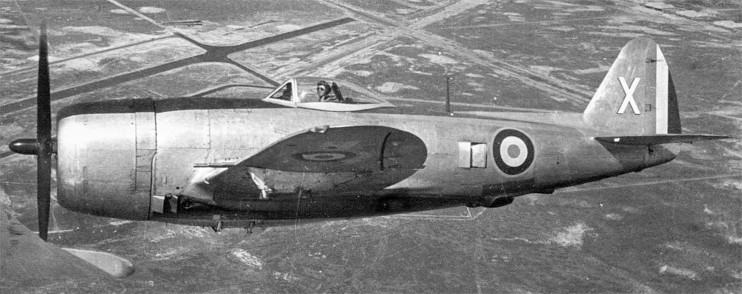 响亮而沉重——P-47雷电型号辨别 - 哔哩哔哩