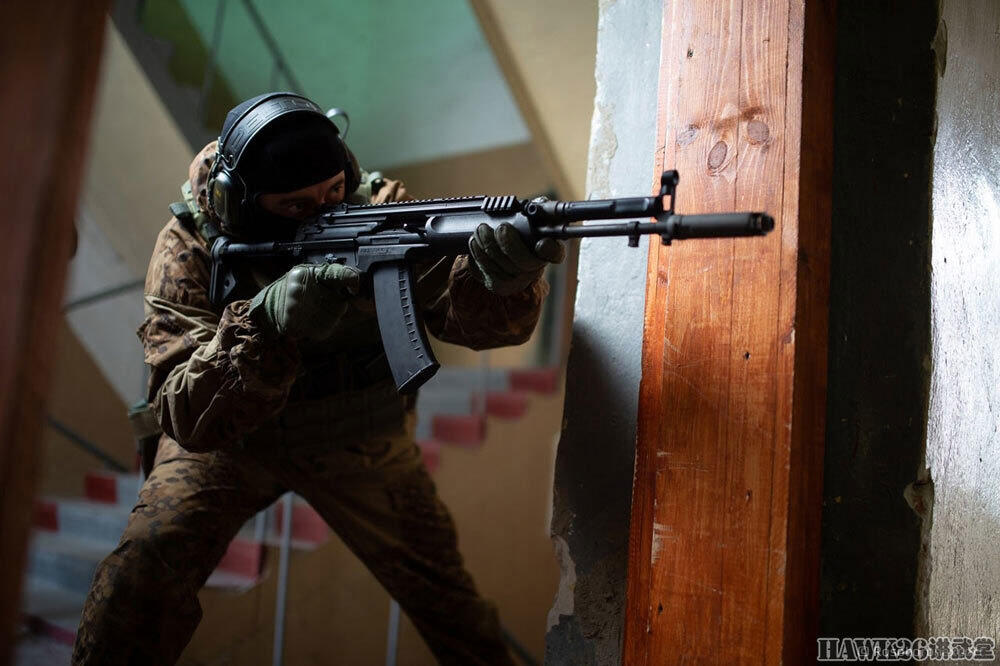 细看：A545/A762突击步枪 采用平衡后坐系统 俄特种部队新型装备 - 哔哩哔哩