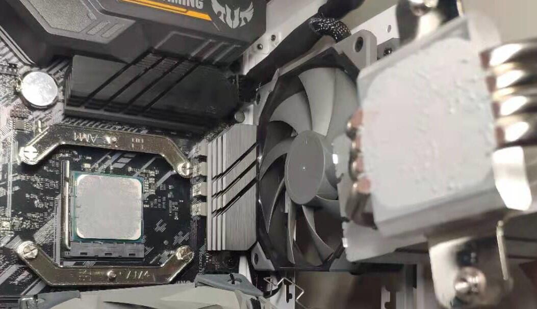 三款硅脂的不严谨对比（信越7921，利民TF7，超频三A1） - 哔哩哔哩