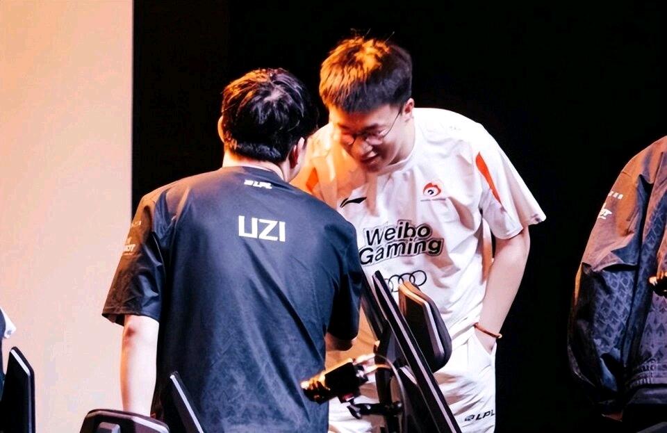 EDG打野Jiejie没素质？上野玩“僵尸梗”登热搜，TheShy莫名躺枪 - 哔哩哔哩