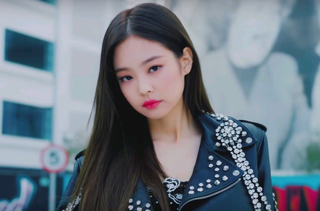 JENNIE《SOLO》MV油管播放量突破8亿次，K-POP solo女歌手最初记录～ - 哔哩哔哩