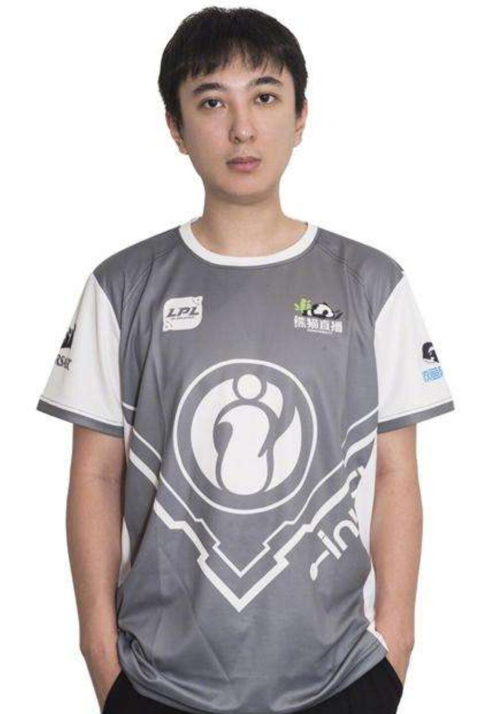 传奇落幕！世界第一ADC退役，回顾WXZ多项纪录！ - 哔哩哔哩