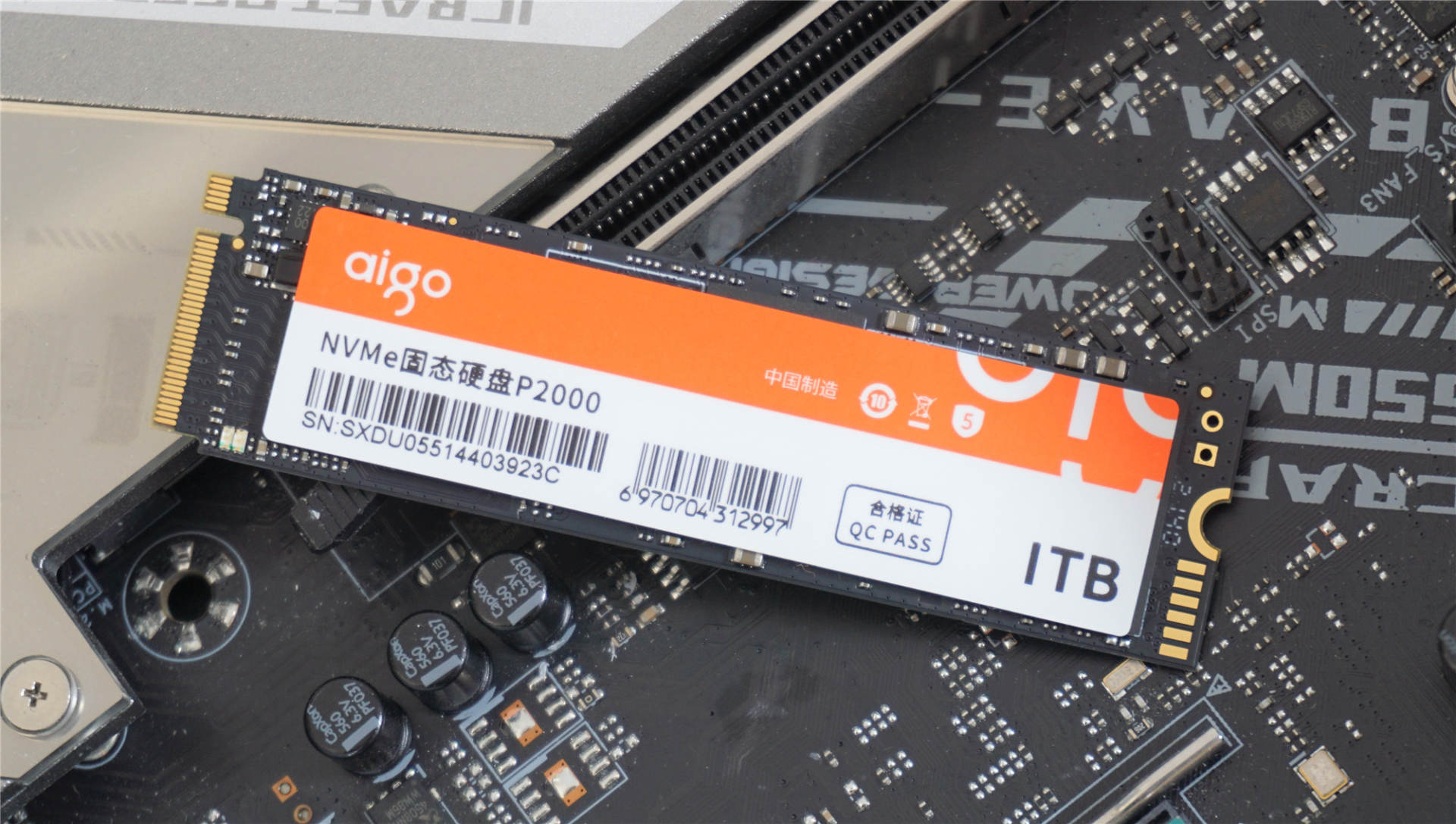 aigo 固态硬盘P2000入手升级旧电脑：5年质保真良心，399全看命 - 哔哩哔哩