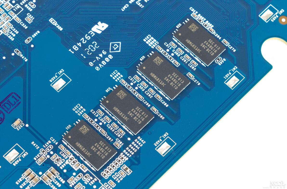 Synology 群晖 DS920+ 四盘位NAS开箱拆解评测 - 哔哩哔哩