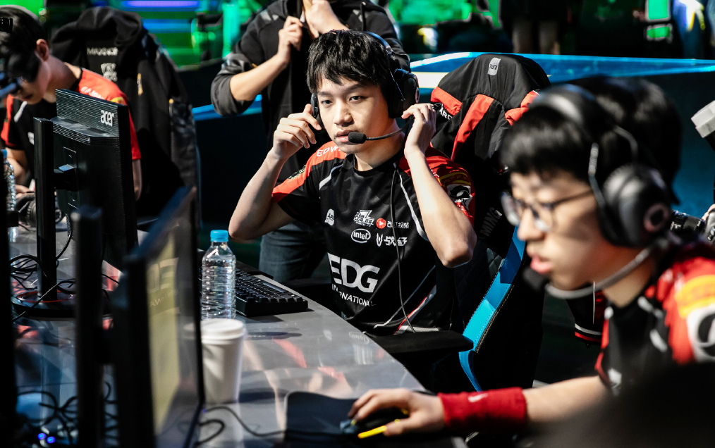 EDG转会期有新动作？Ray与Scout聚餐后发文：再战一年 - 哔哩哔哩