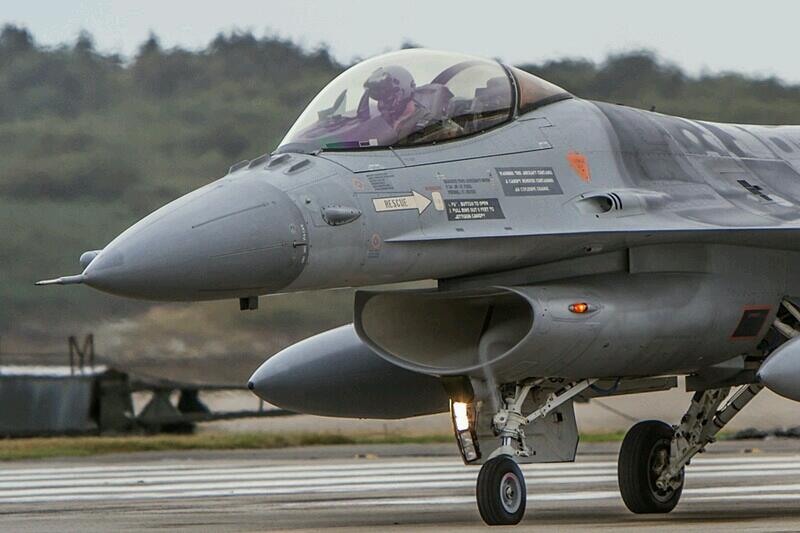 “蝰蛇”的秘密，透视F-16“战隼”战斗机（上） - 哔哩哔哩