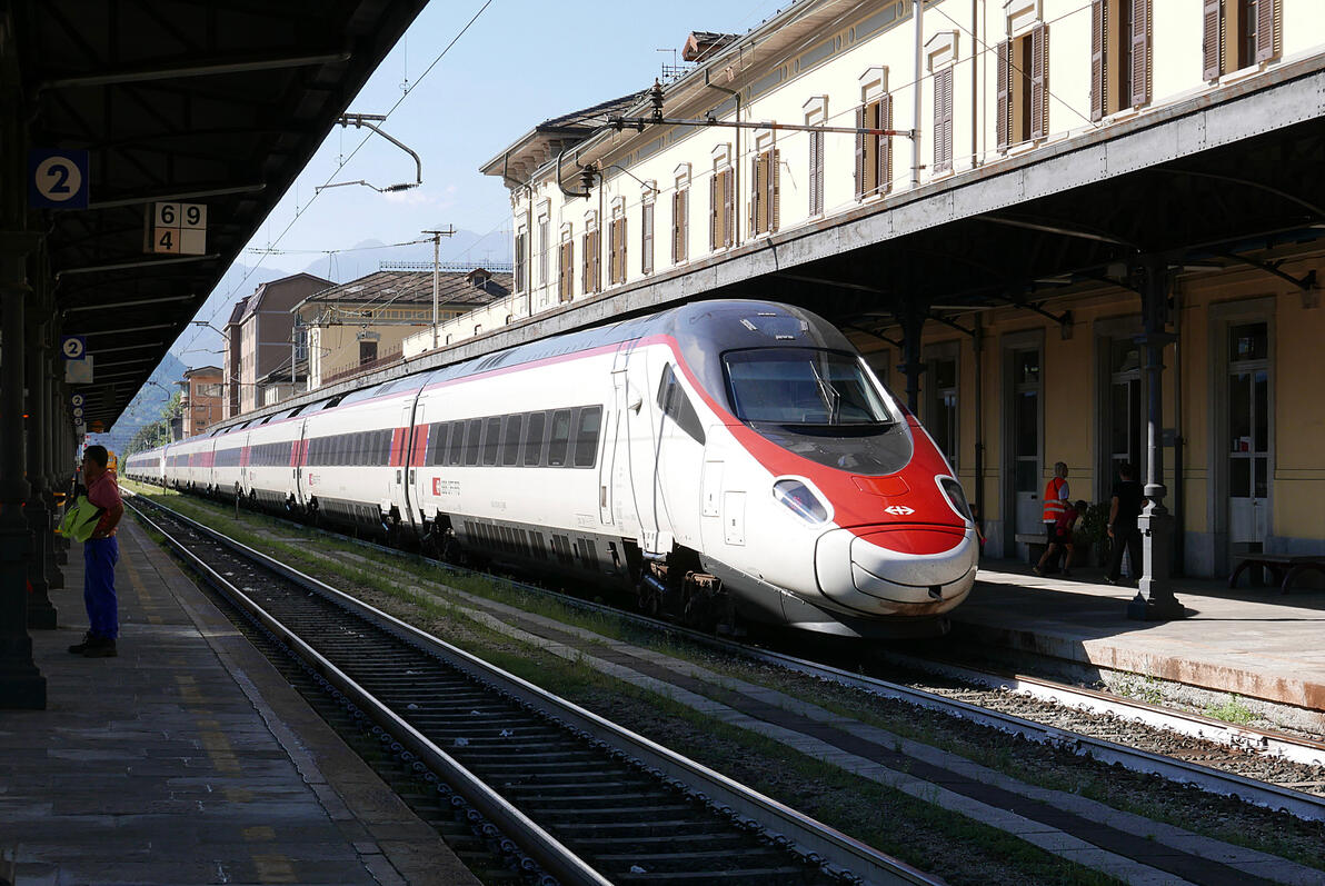 【科普】“新潘多利诺”意大利国铁ETR 610型和瑞士联邦铁路RABe 503型电力动车组 - 哔哩哔哩