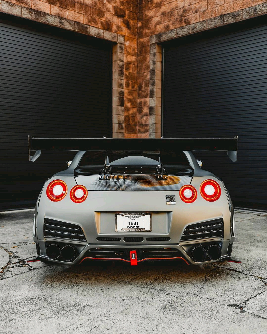 日产GTR，VARIS Kamikaze-R Supersonic Version 2宽体套件 - 哔哩哔哩