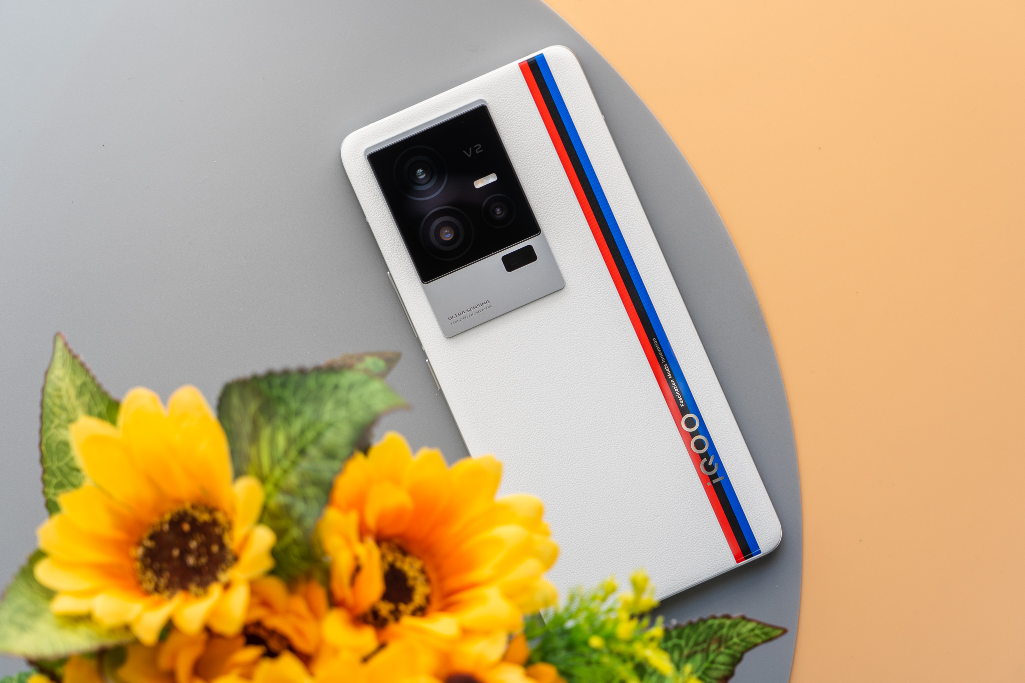 3799！iQOO 11首发体验：131万分骁龙8 Gen2 带来《原神》30分钟满帧体验 - 哔哩哔哩