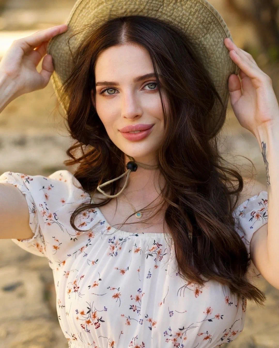 俄籍神仙颜值，P站最强素人—Little Reislin - 哔哩哔哩