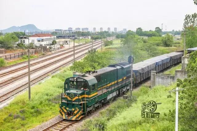 【科普】金陵·中华门下-中国铁道部|美国通用电气公司|ND5型内燃机车 - 哔哩哔哩