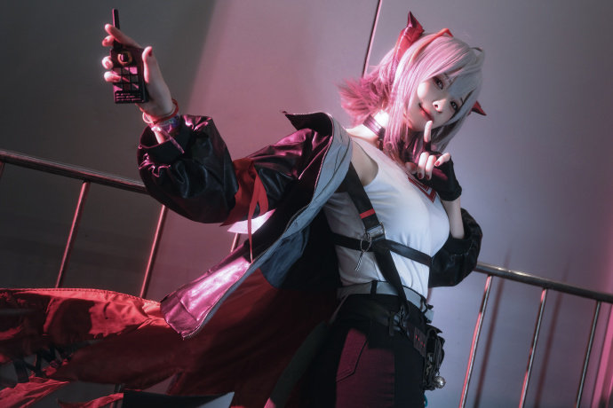 cos：明日方舟W六星狙击干员Cosplay正片9P-贤儿sherry - 哔哩哔哩