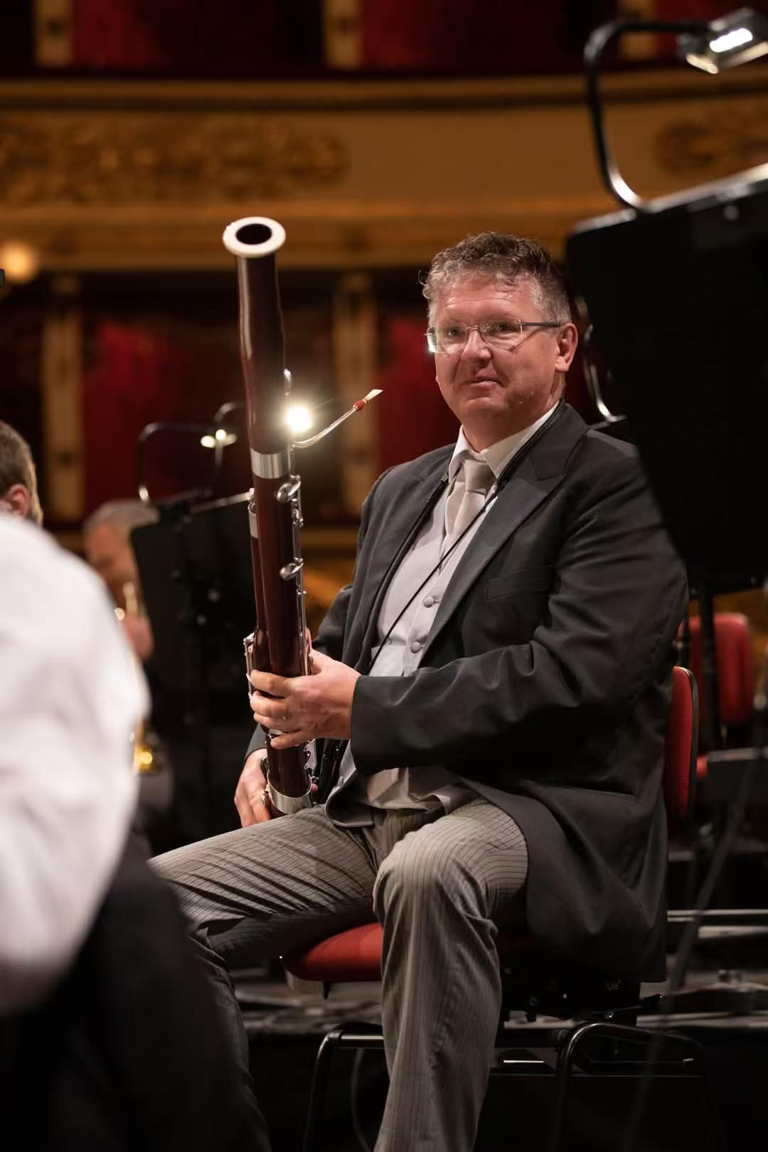 新编维也纳爱乐乐团团员介绍（吹管乐篇） - 哔哩哔哩