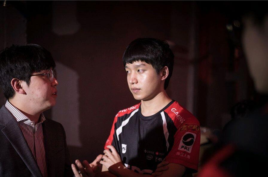 EDG工作人员谈Haro近况：他没有离队，只是因为某些原因请假了 - 哔哩哔哩