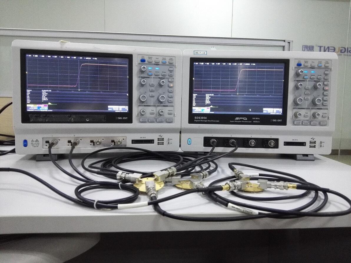 【鼎阳原创︱测试测量】基于两台SDS3000示波器同步产生“8通道”示波器 - 哔哩哔哩