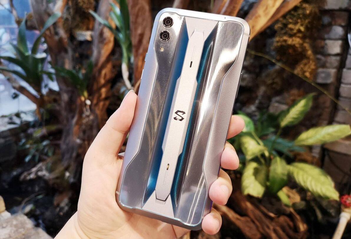 黑鲨游戏手机2 Pro首发评测：骁龙855Plus满足专业电竞玩家对于极限性能的一切渴望 - 哔哩哔哩