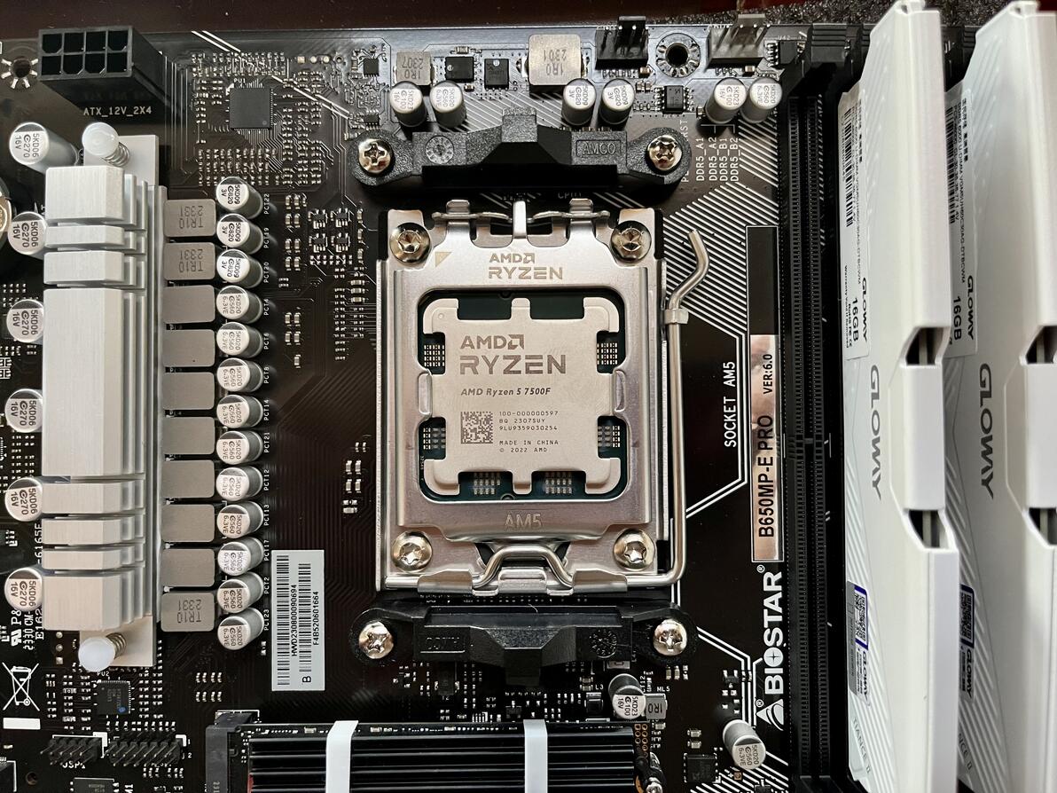 入门锐龙R5-7500F 和 映泰B650MP-E PRO 简测 - 哔哩哔哩