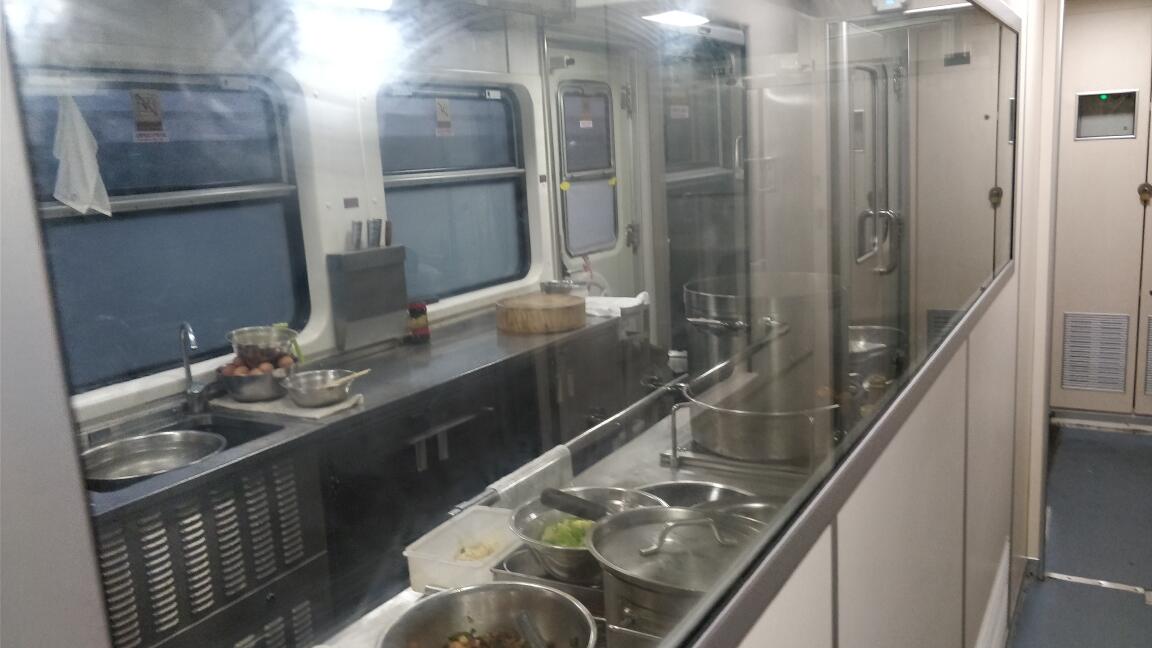 历史悠久的特区列车——广/肇九直通车，KTT和广铁RZ25T（结尾含DF11G本务的肇九特写) - 哔哩哔哩