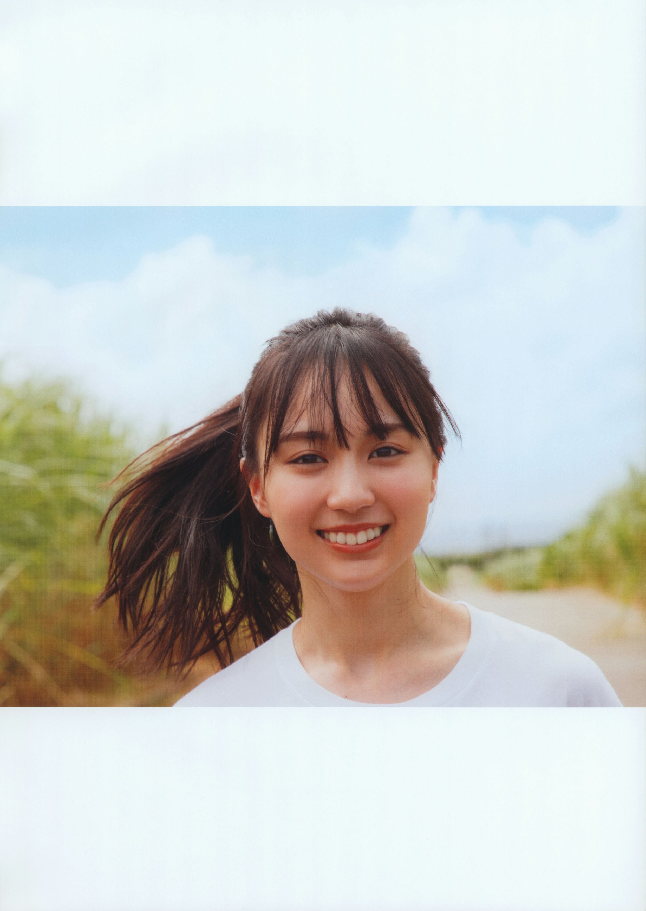 賀喜遥香1st写真集「まっさら」（上） - 哔哩哔哩