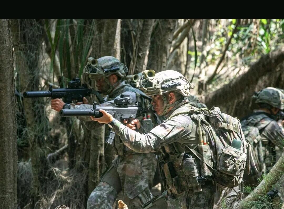 少女前线尚未实装的武器人物设计：QCQ-171 or CS/LS7 - 哔哩哔哩