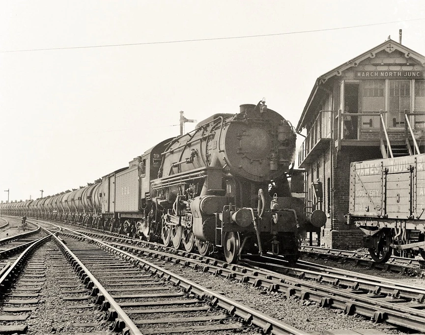 为反法西斯而“战”——美国陆军运输部TC-S160型2-8-0式蒸汽机车 - 哔哩哔哩