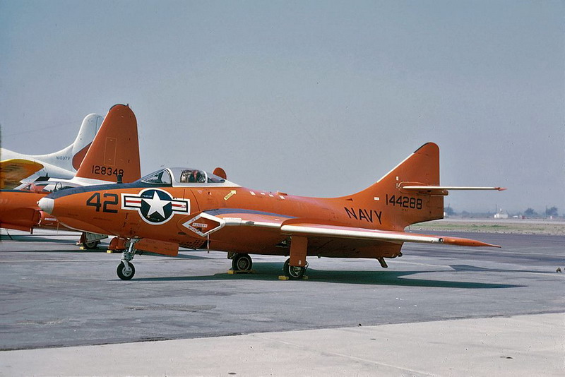 格鲁曼钢铁厂初代喷气式舰载战斗机——F9F“黑豹”和“美洲狮”（三） - 哔哩哔哩