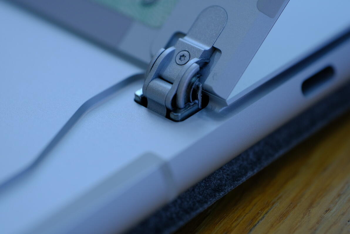 评测:永久在线,超长续航的笔记本,Surface Pro 9 SQ3准备好了吗？ - 哔哩哔哩