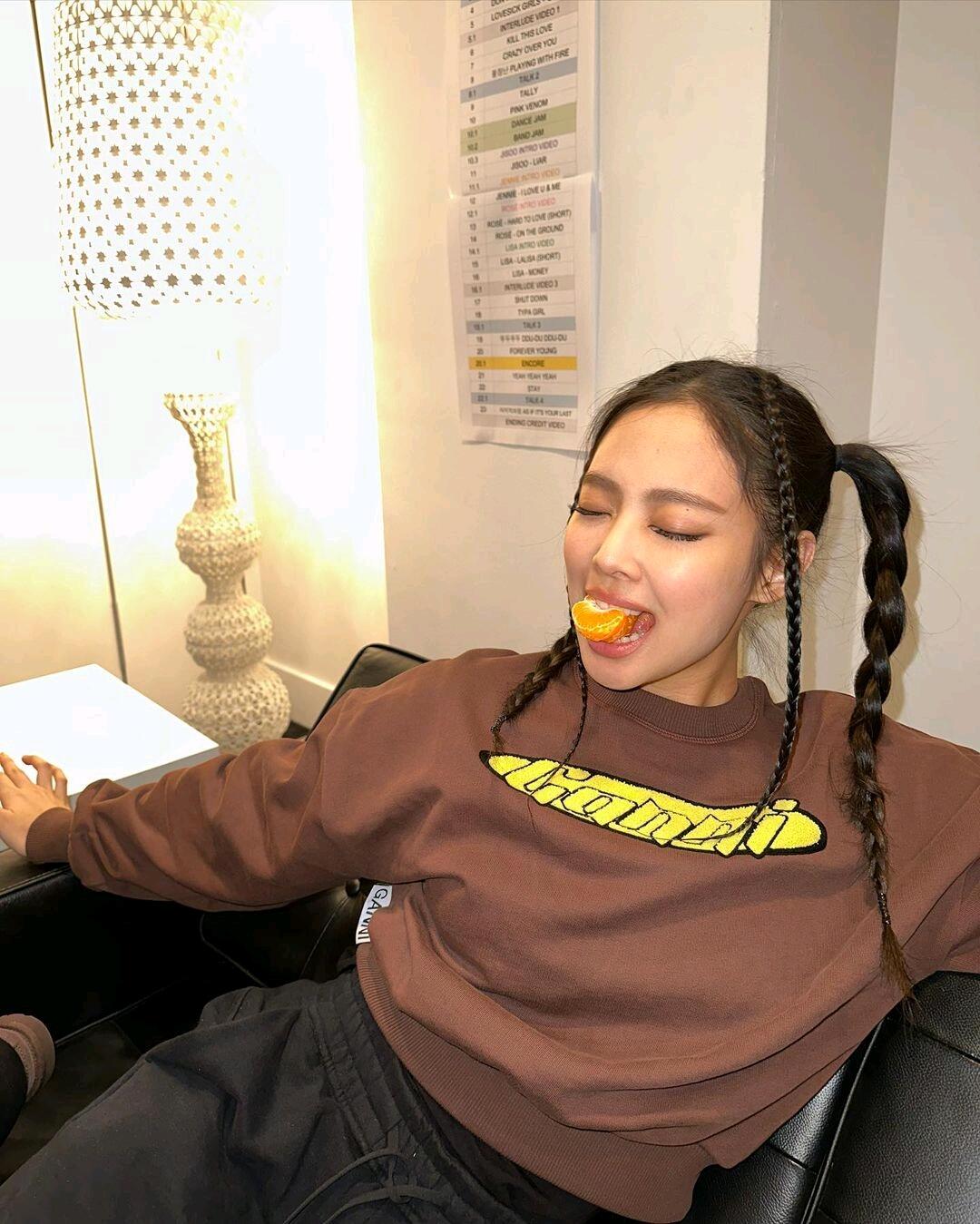 BLACKPINK: Ins12月14日更新 - 哔哩哔哩