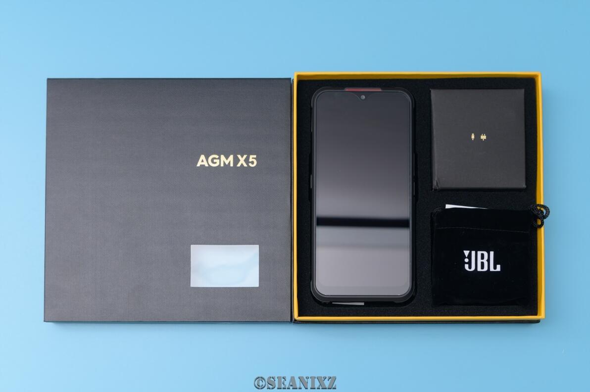 上南极，下火锅，专业户外手机长什么样?- AGM X5 户外手机 - 哔哩哔哩