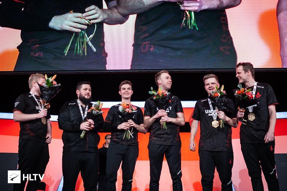 童话王国群雄汇聚 火猫全程直播CSGO EPL S10总决赛 - 哔哩哔哩