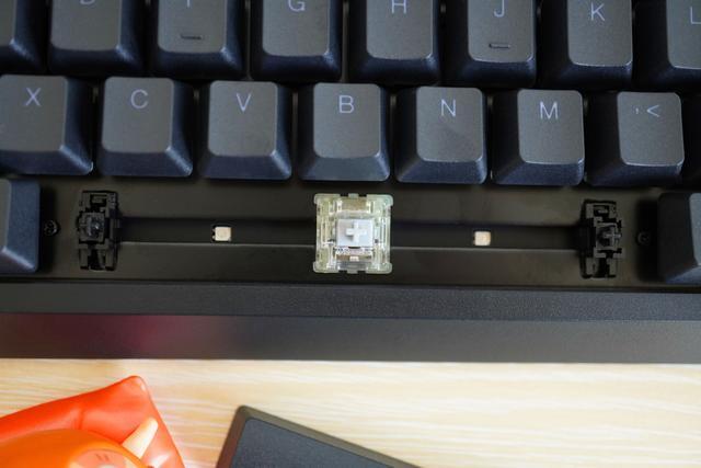 带调色盘的灯光盛宴——ikbc R410 RGB银轴机械键盘使用分享 - 哔哩哔哩