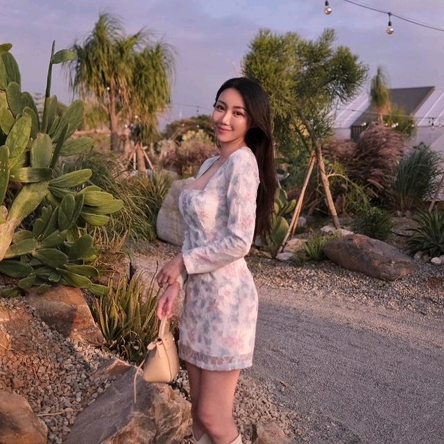 ins美女:身材超好的大长腿御姐模特写真② - 哔哩哔哩