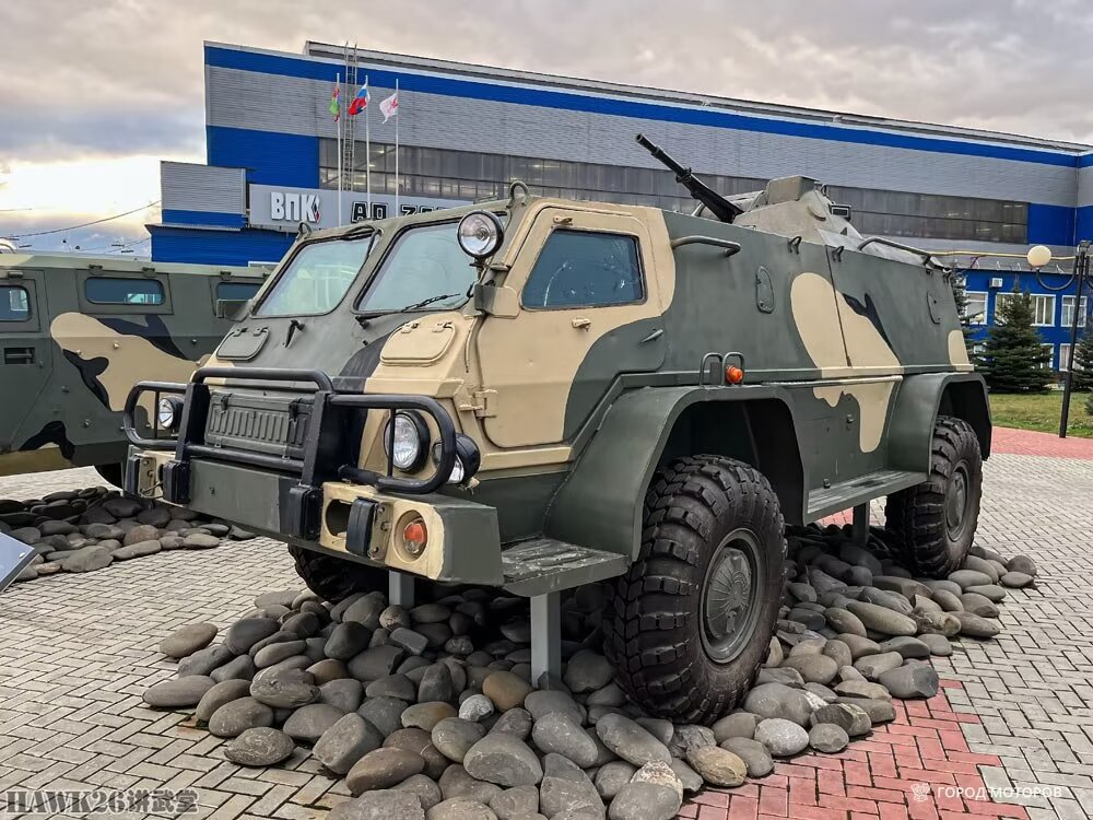 细看：嘎斯-39371“军士长”装甲车“悍马斯基”采用模块化设计 - 哔哩哔哩