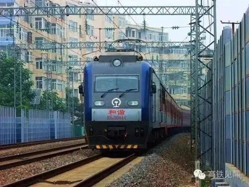 【科普】电猴飞驰-HXD3型电力机车 - 哔哩哔哩