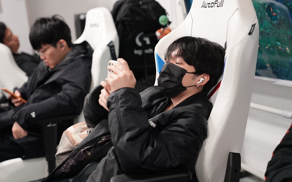 LPL最新爆料：Rookie抵达V5俱乐部，回归首战或遭遇RA - 哔哩哔哩