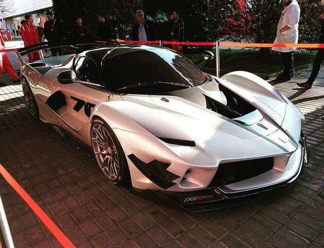 UP深度探讨Hyper Car和Super Car的区别 - 哔哩哔哩