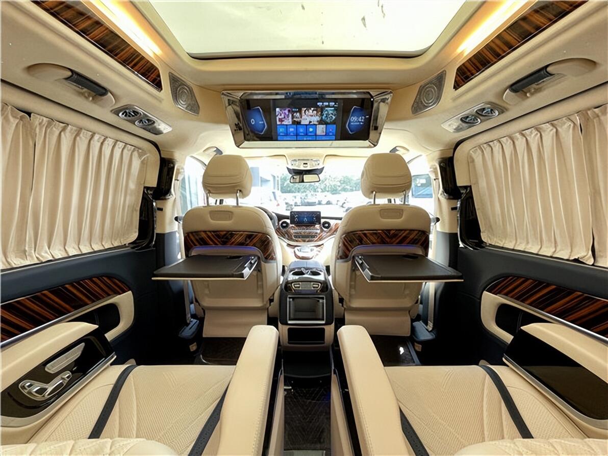 奔驰V260L改装定制，顶级私人定制，上海现车直降3万起 - 哔哩哔哩