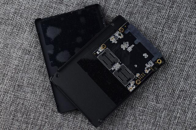 性价比游戏盘，SiS矽统科技P120 480G开箱评测 - 哔哩哔哩