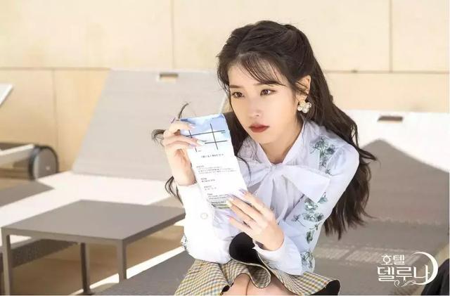 浅谈一下韩国第一女solo，IU李智恩为何这么厉害（这篇文章告诉你） - 哔哩哔哩