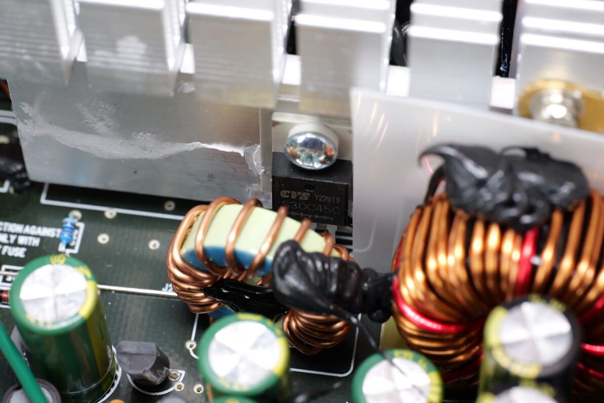 倒是还没接地府，超便宜的750W金牌全模组电源大水牛GPN850拆解评测 - 哔哩哔哩