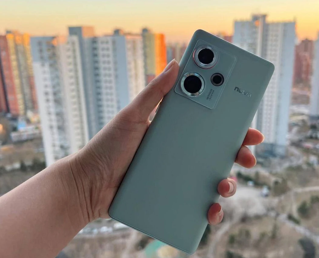 买芯片送手机！中兴Nubia Z50手机：骁龙8Gen2+高刷屏，价格2K多 - 哔哩哔哩