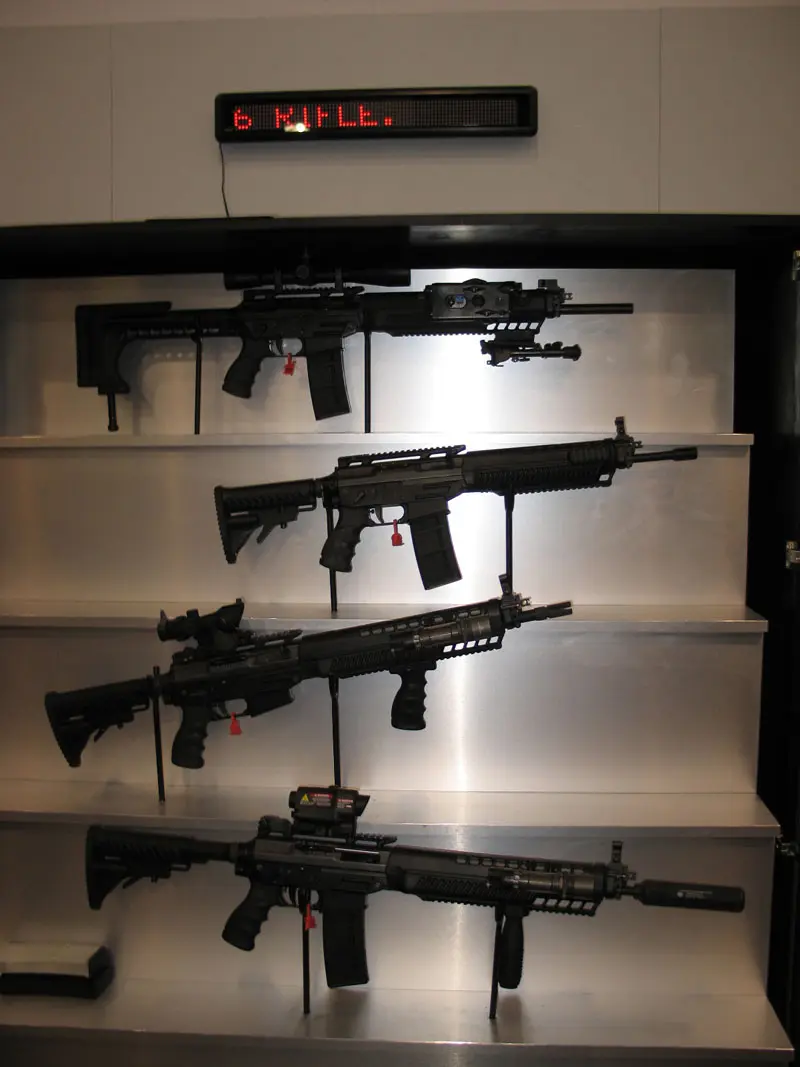 【轻武器科普】SIG556突击步枪简介 - 哔哩哔哩