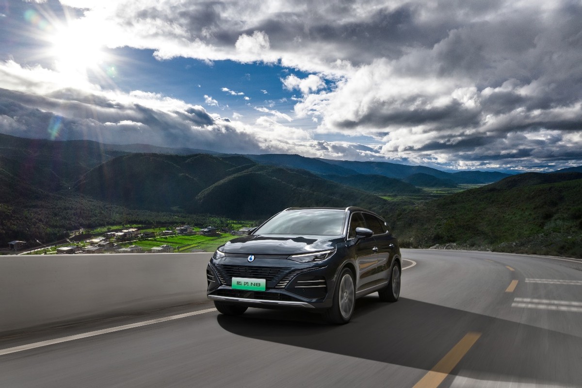 打造30万级“全场景SUV”，腾势N8胜算几何？ - 哔哩哔哩