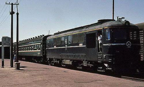 【科普】东欧的小罗马-中国铁道部｜罗马尼亚克拉约瓦电力机车设备公司｜ND2型内燃机车 - 哔哩哔哩